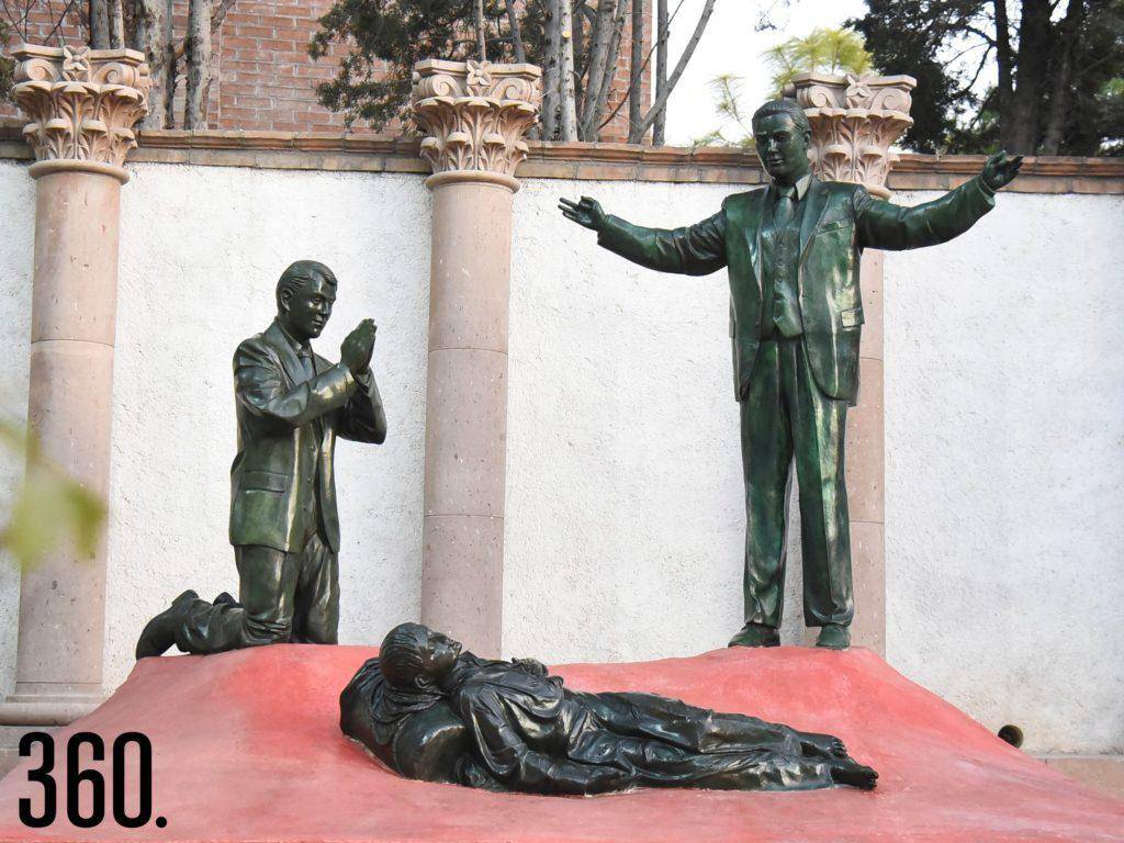 Develan esculturas en honor a los mártires cristeros en el Colegio San José