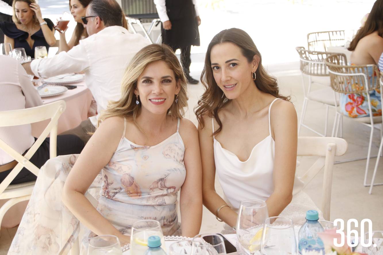EUGENIA GENTILONI, ANA MARÍA GONZÁLEZ Y EMILIA MORALES RECIBEN LA ...