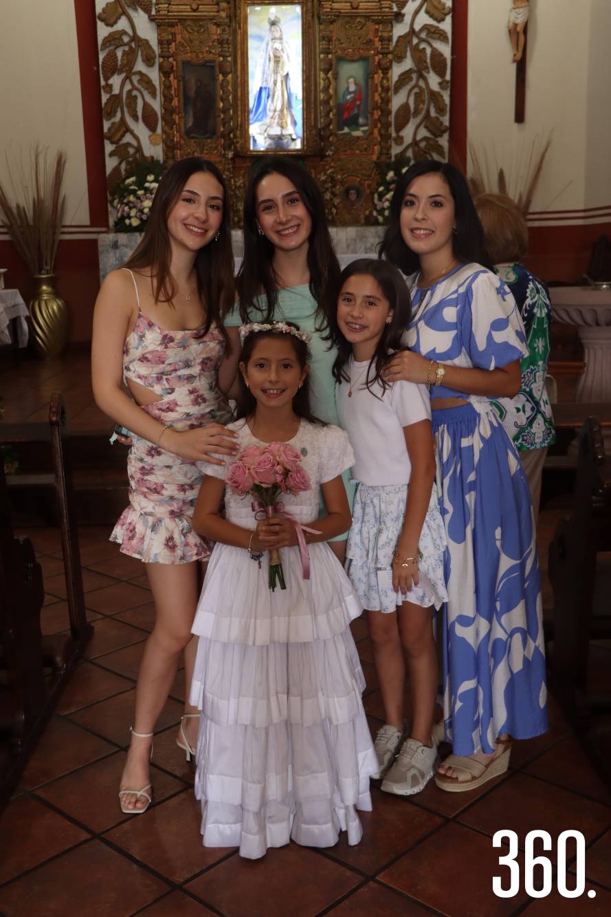 PRIMERA COMUNIÓN DE MARÍA ISABELLA LARA RIOJAS